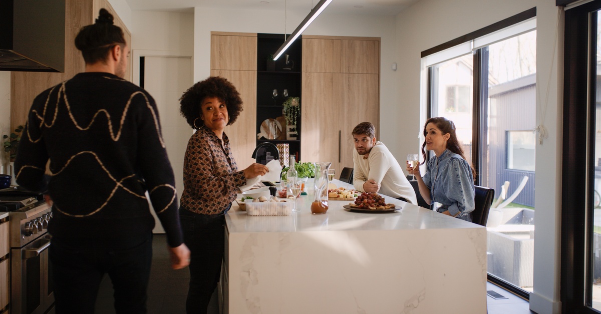 Alex Vallée - Comédien - Showbizz.net