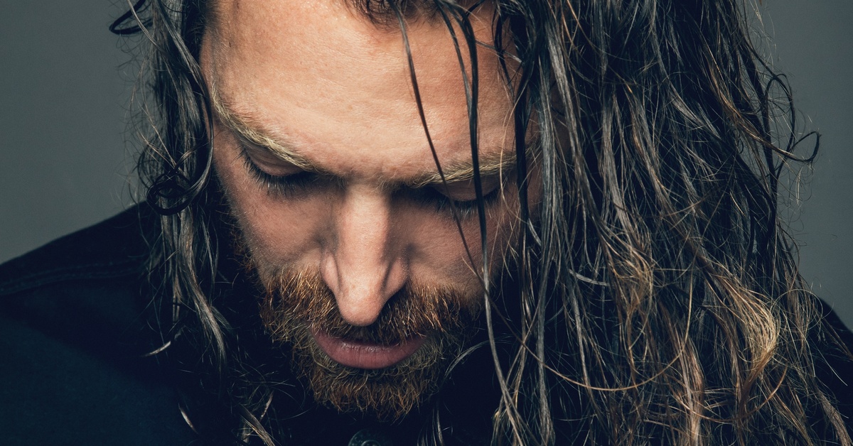 Jonathan Roy revient sur ses propos sur l’amour libre et l’ayahuasca ...