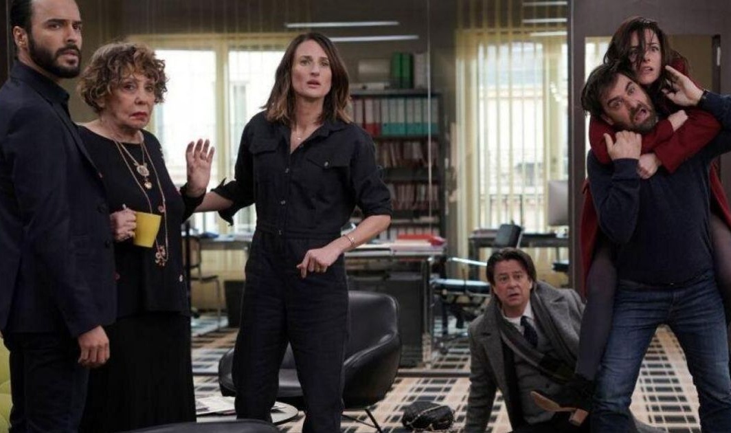 Une série Québécoise aux airs «d'Appelez mon agent» est en cours de ...