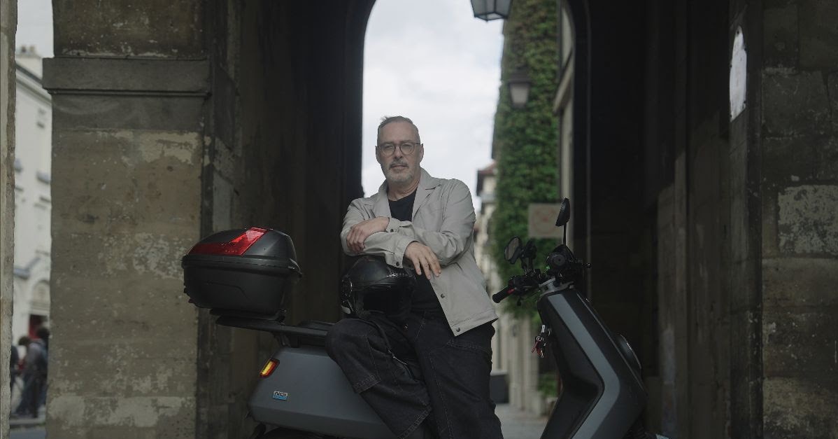 Serge à Paris (2024) - Émission (Documentaire) - Showbizz.net